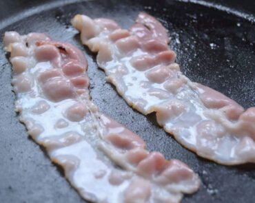 Pfälzer Leberrollen Burger mit Zwiebel und Apfel - Kochen aus Liebe