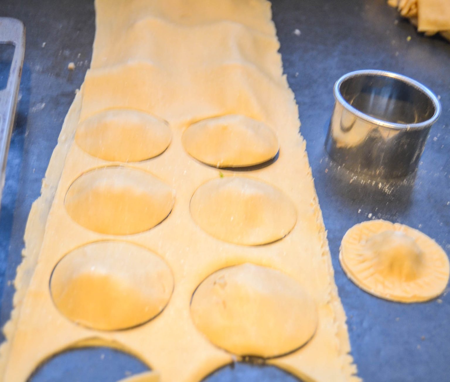 Ravioli selber machen Rezept mit Lachsfüllung - Kochen aus Liebe